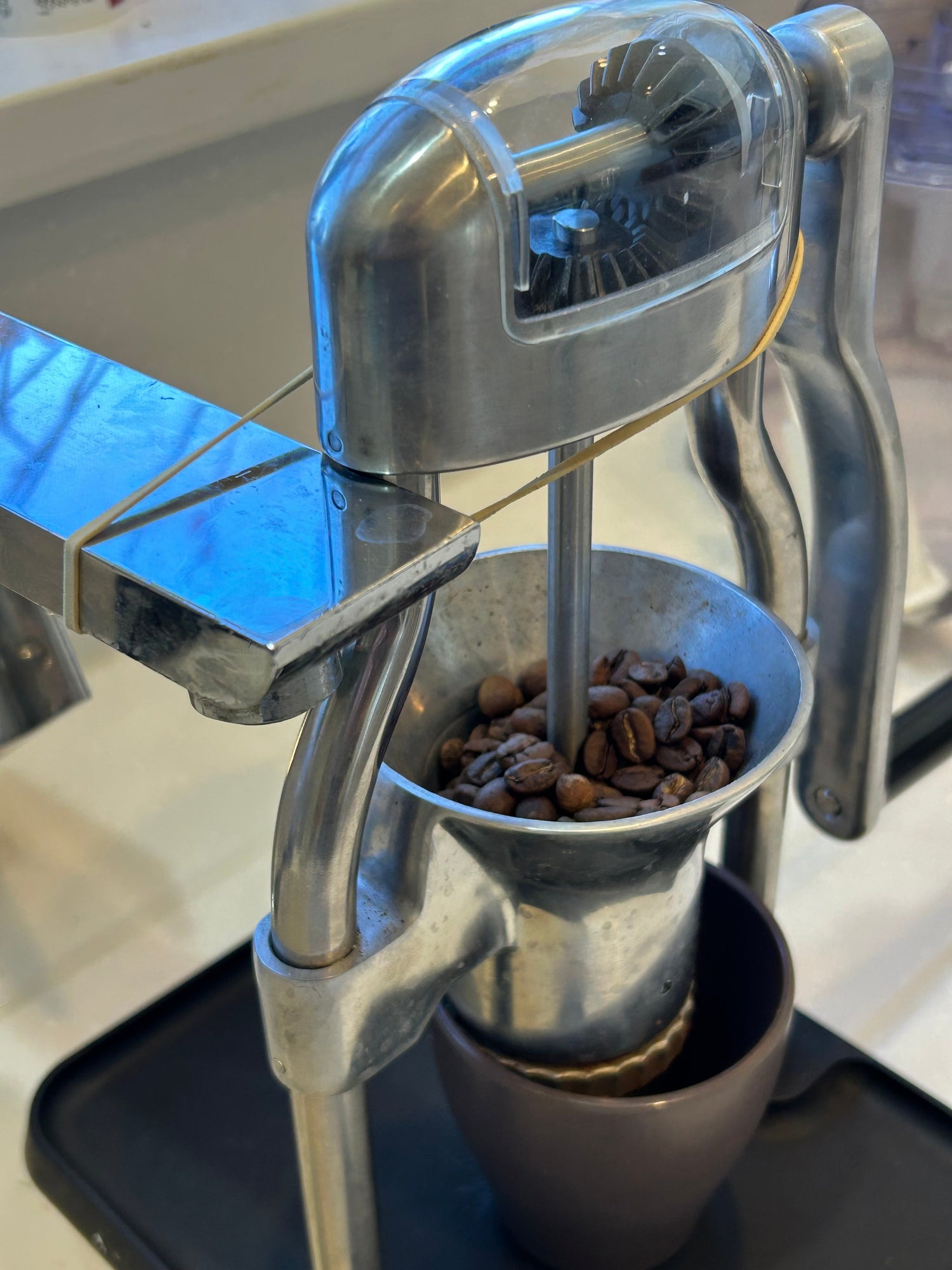 Grinding static life hack – Garage Roasters